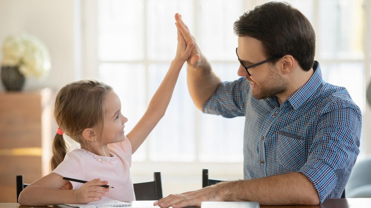 ¿En qué consiste la crianza respetuosa? Así puedes implementarla con tus hijos