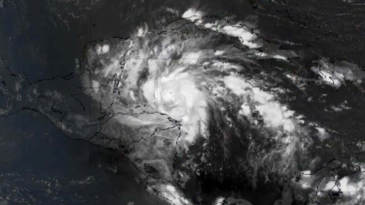 Belice activa alerta máxima ante el paso de la tormenta tropical Lisa