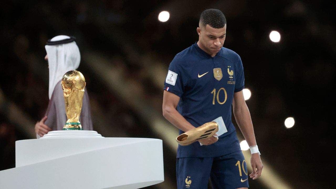 Mbappé anota agridulce 'hat-trick' en derrota de Francia ante Argentina