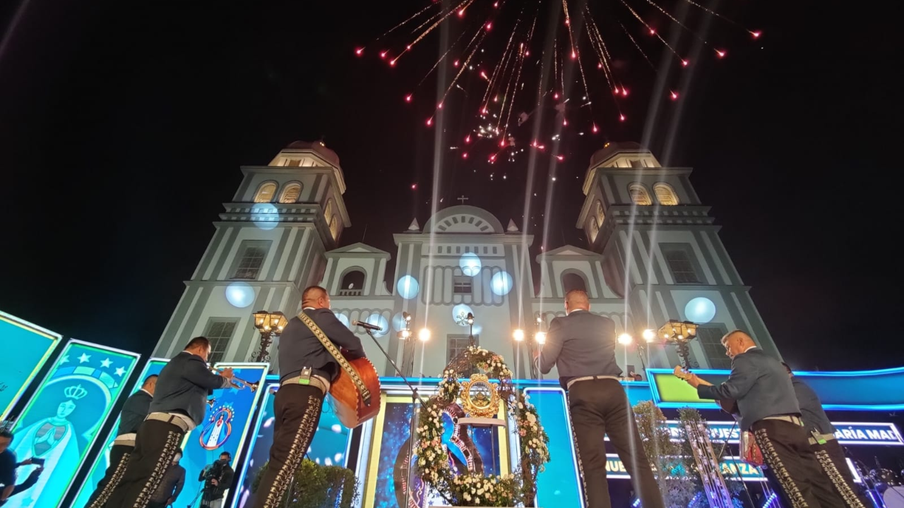 Majestuosa alborada en honor al 276 aniversario del hallazgo de la ...