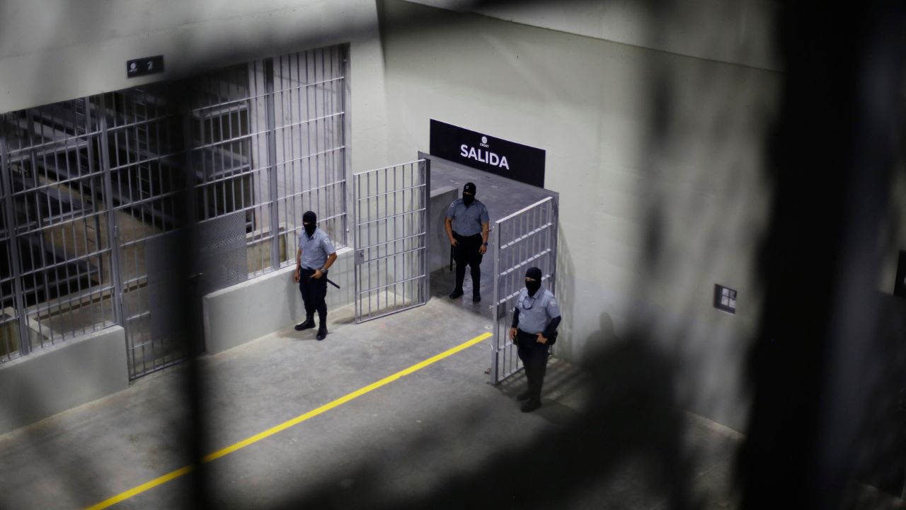 Aislados y con máxima seguridad estarán 40.000 pandilleros en cárcel de ...