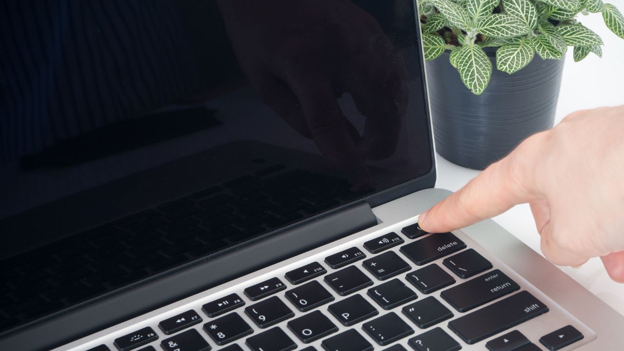 Esto podría estar provocando que tu computadora no encienda