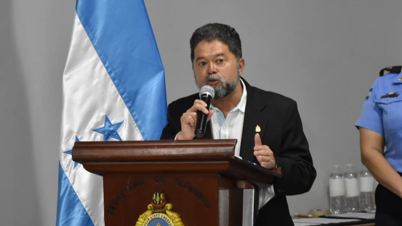 Sabillón responde a la presidenta que trabaja con recursos raquíticos