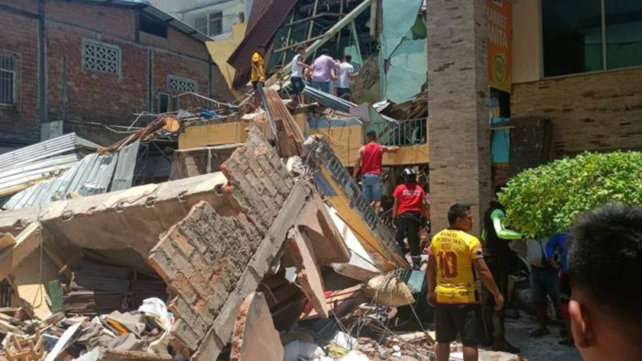 Sube a 14 los fallecidos por sismo 6.5 en Ecuador; hay otra víctima en Perú