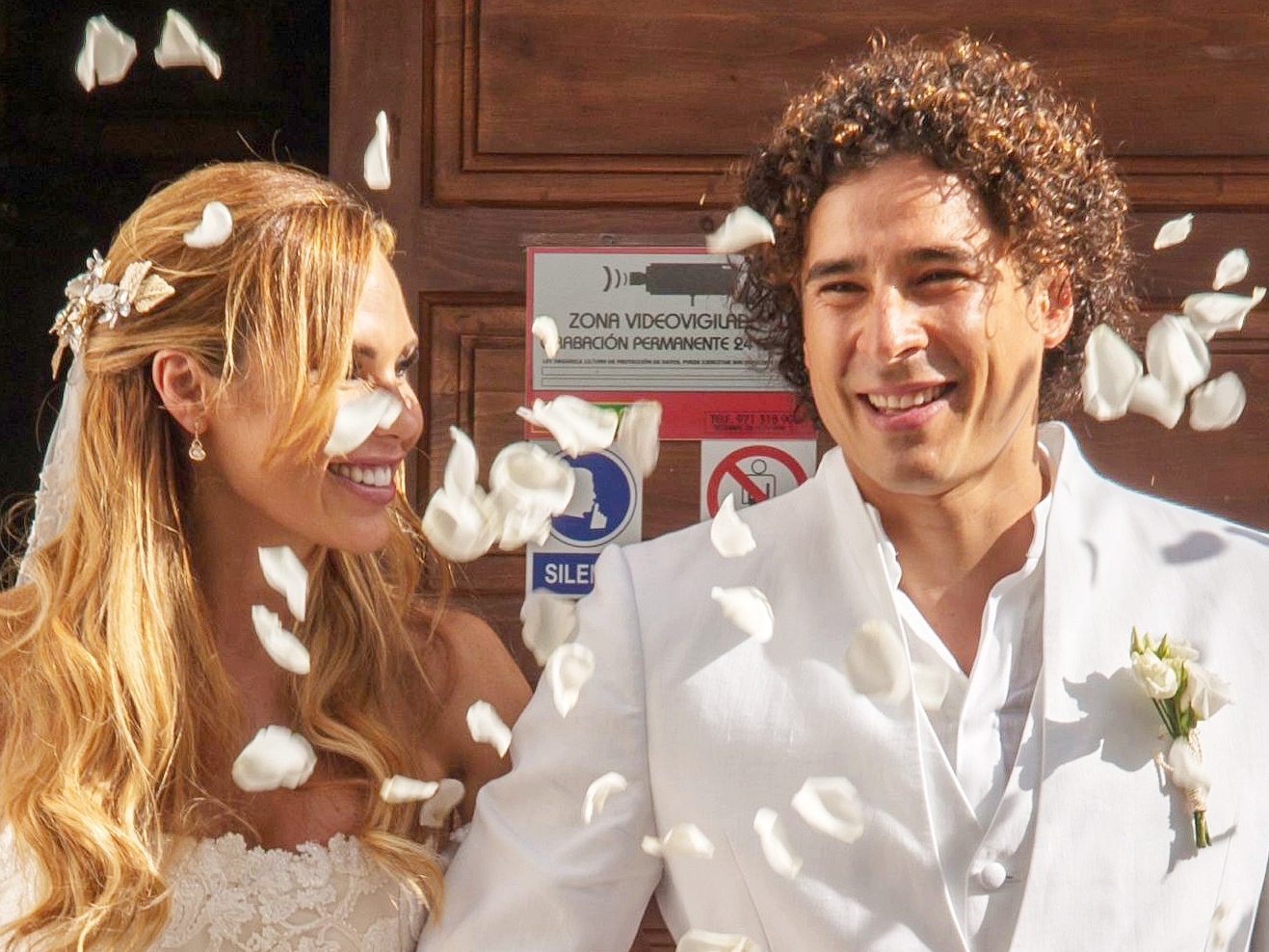 Memo Ochoa esposa, ¿Quién es Karla Mora, cuántos años tiene y a qué se ...