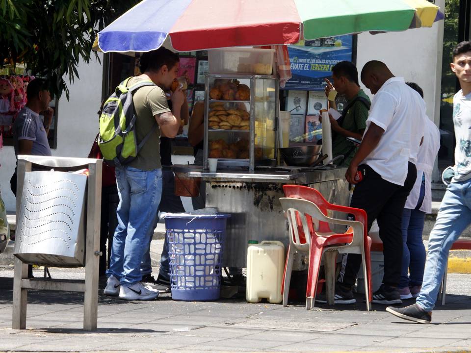 Enfermedades por comer en la calle, ¿Cuáles son y cómo se deben tratar?