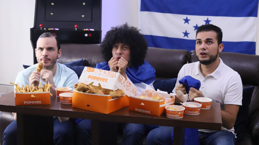 ¡Queremos celebrar contigo nuestro primer Yuujuversario! 525,600 ...