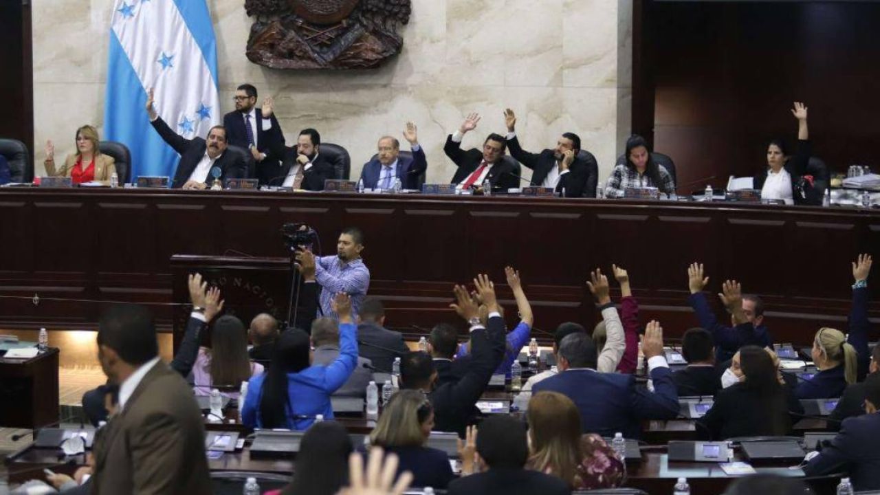 'Es una ilegalidad': diputados de oposición por intención del CN de no ratificar adhesión al CAF