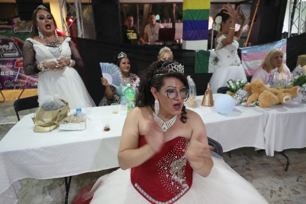 FOTOS: 'Abuelas' trans mexicanas celebran la fiesta de quince años que ...