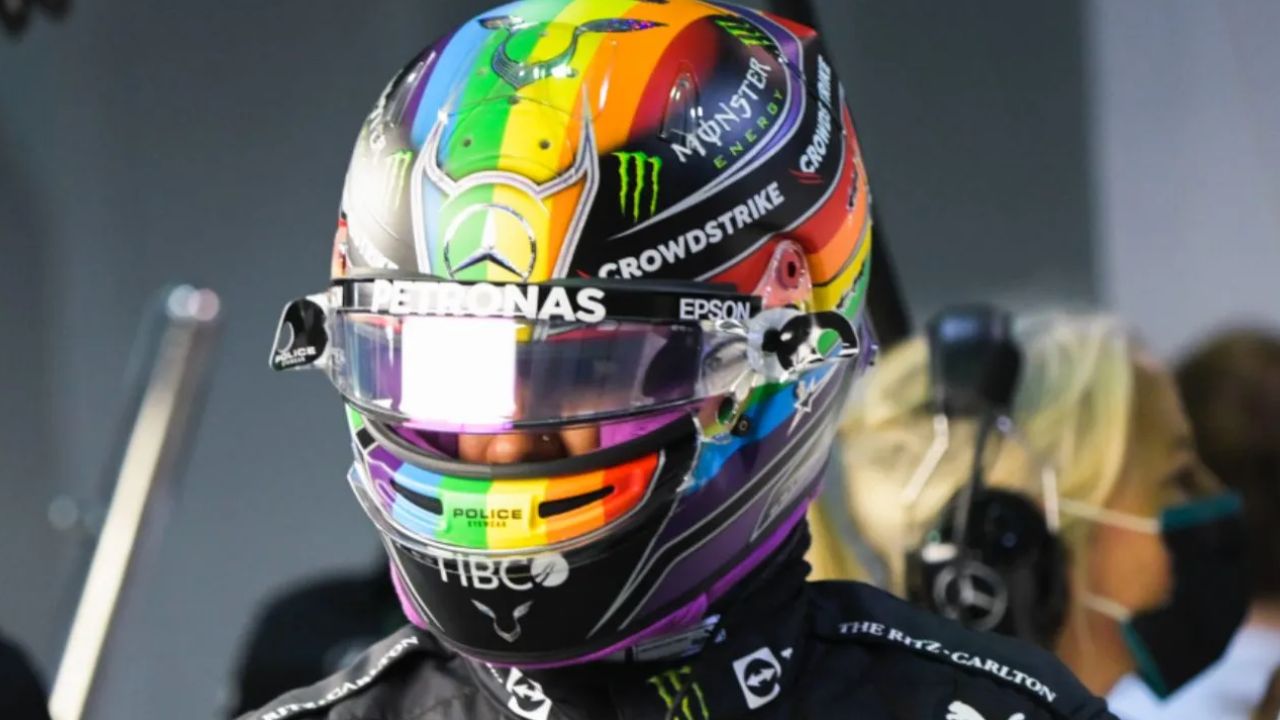 ¿Lewis Hamilton es gay? Esta es la razón por la cual el piloto portó un ...