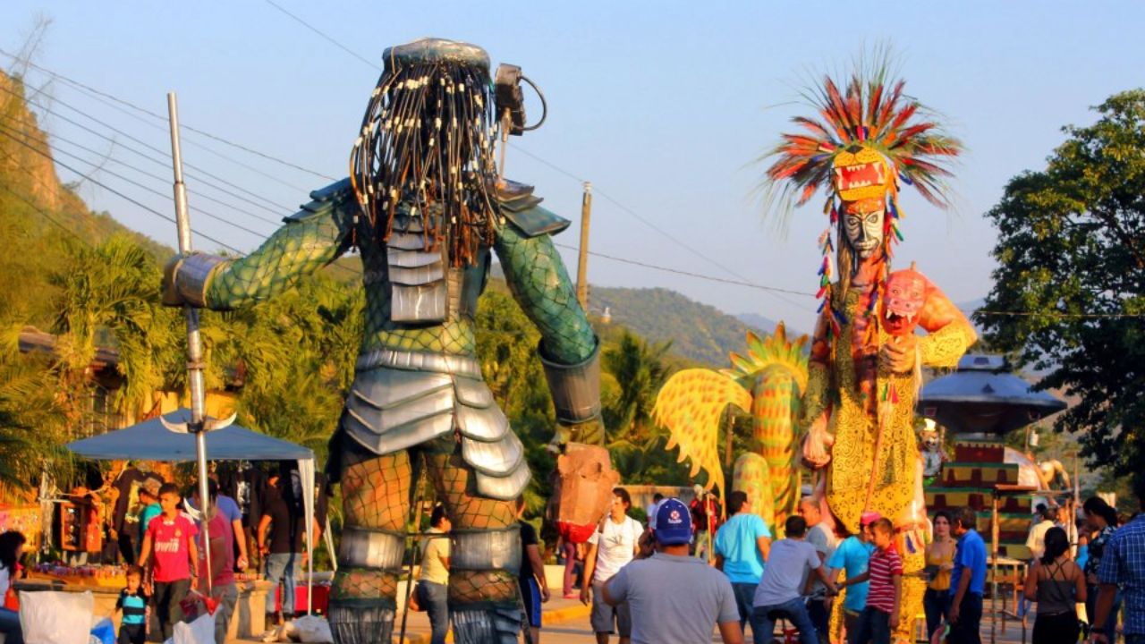 Chimeneas Gigantes de Santa Bárbara, un atractivo turístico en Honduras