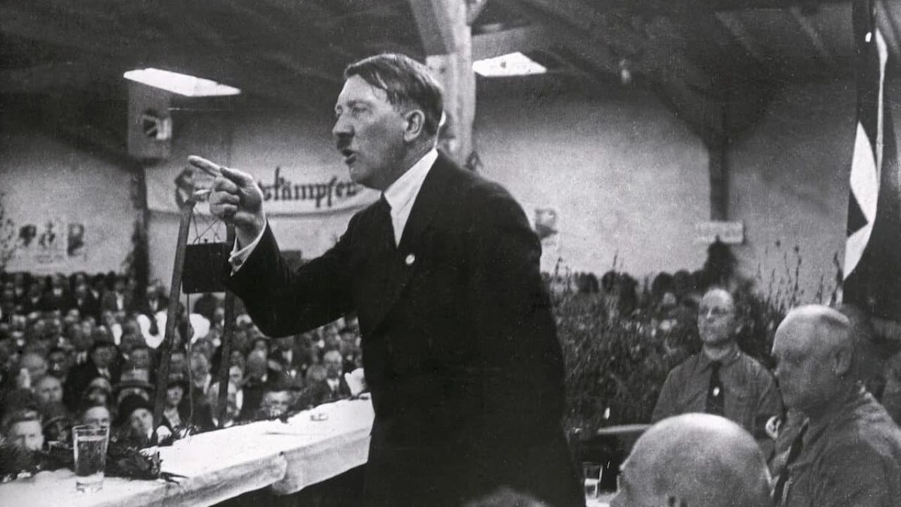 ¿Qué hizo Hitler en la Segunda Guerra Mundial?