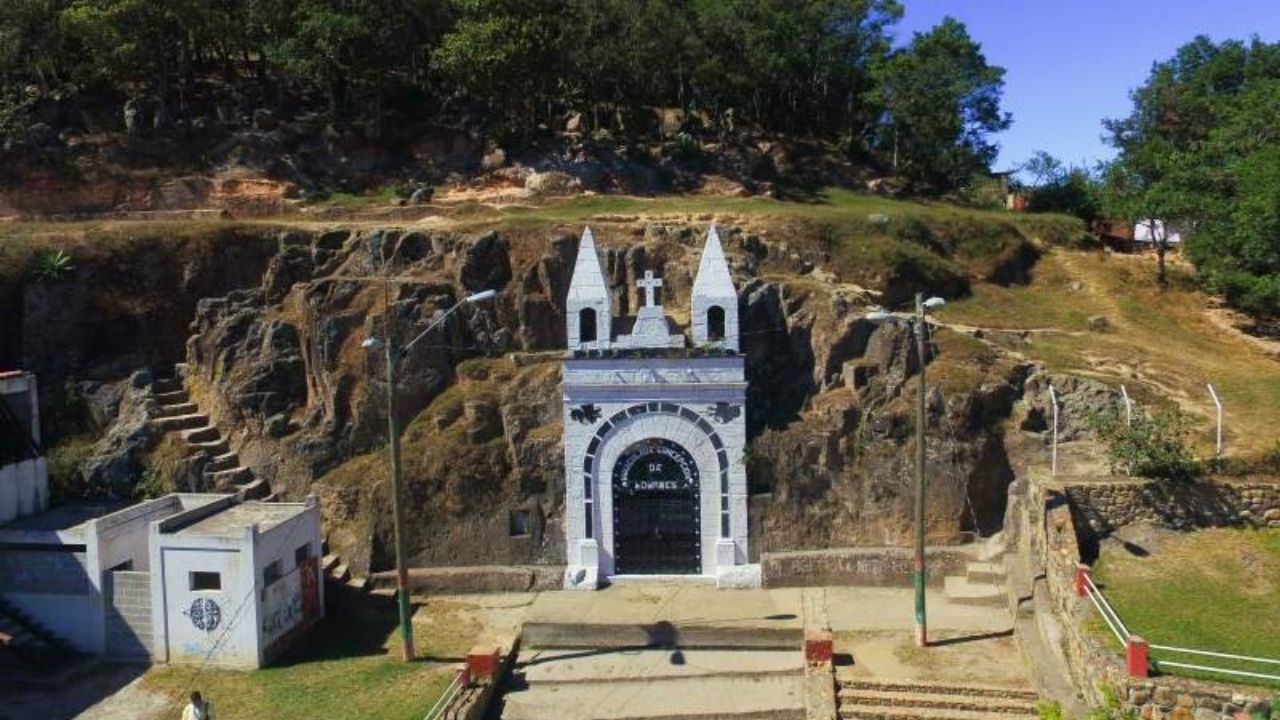La Gruta en Intibucá, Honduras, explorando la belleza monumental del ...