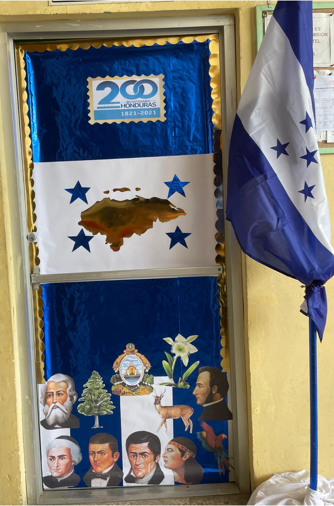 Puertas decoradas 15 de septiembre Honduras, ideas para celebrar la ...
