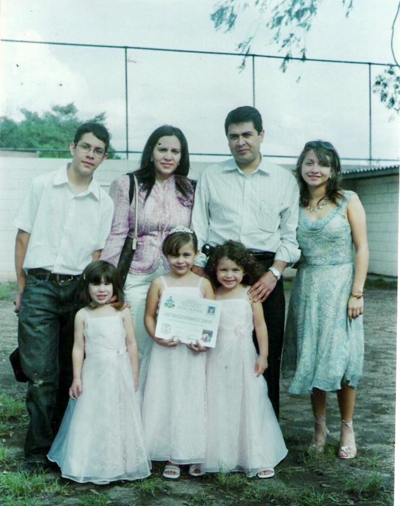 'Te extrañamos': hija de Juan Orlando Hernández muestra fotos inéditas de su familia