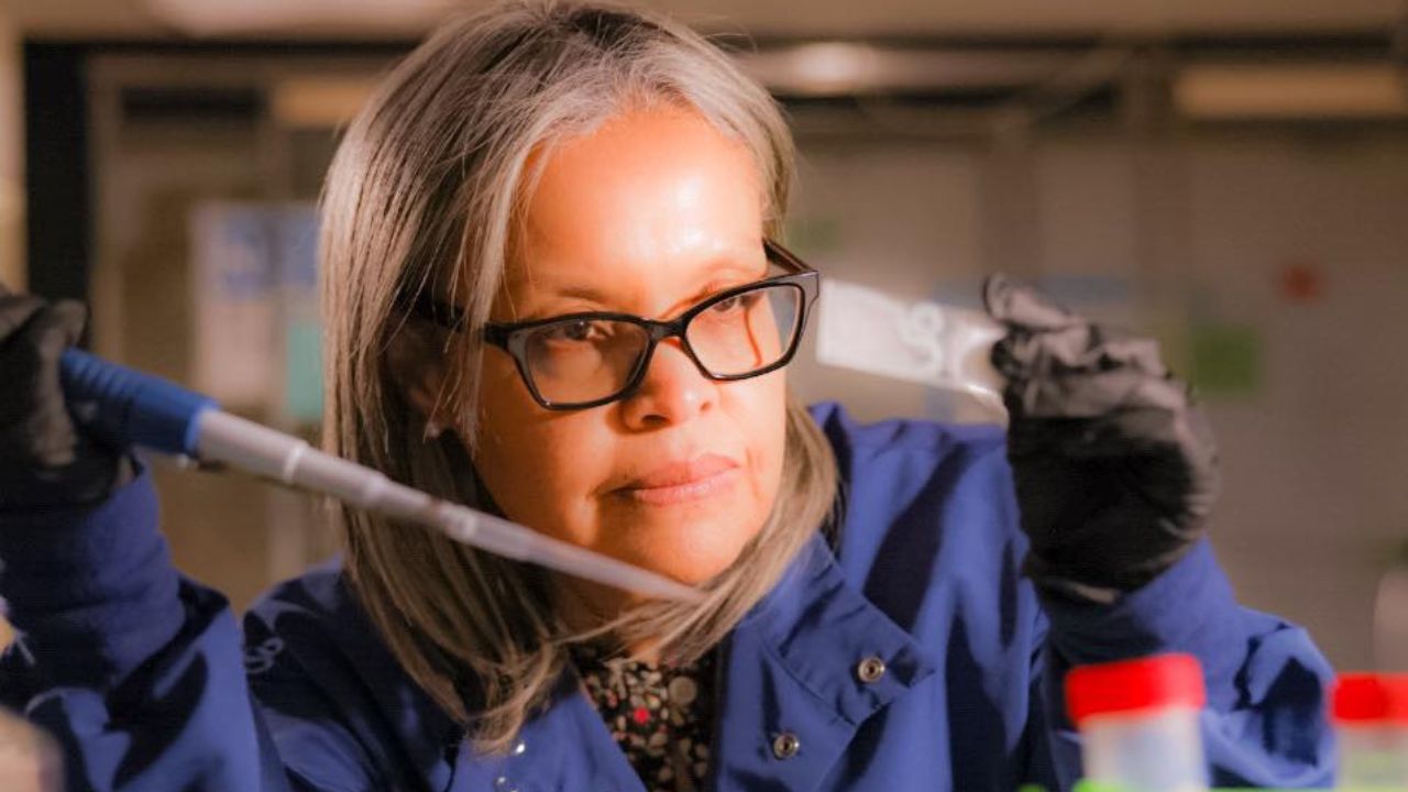 Científica Mary Vallecillo, miembro de Sigma Xi, la sociedad científica ...