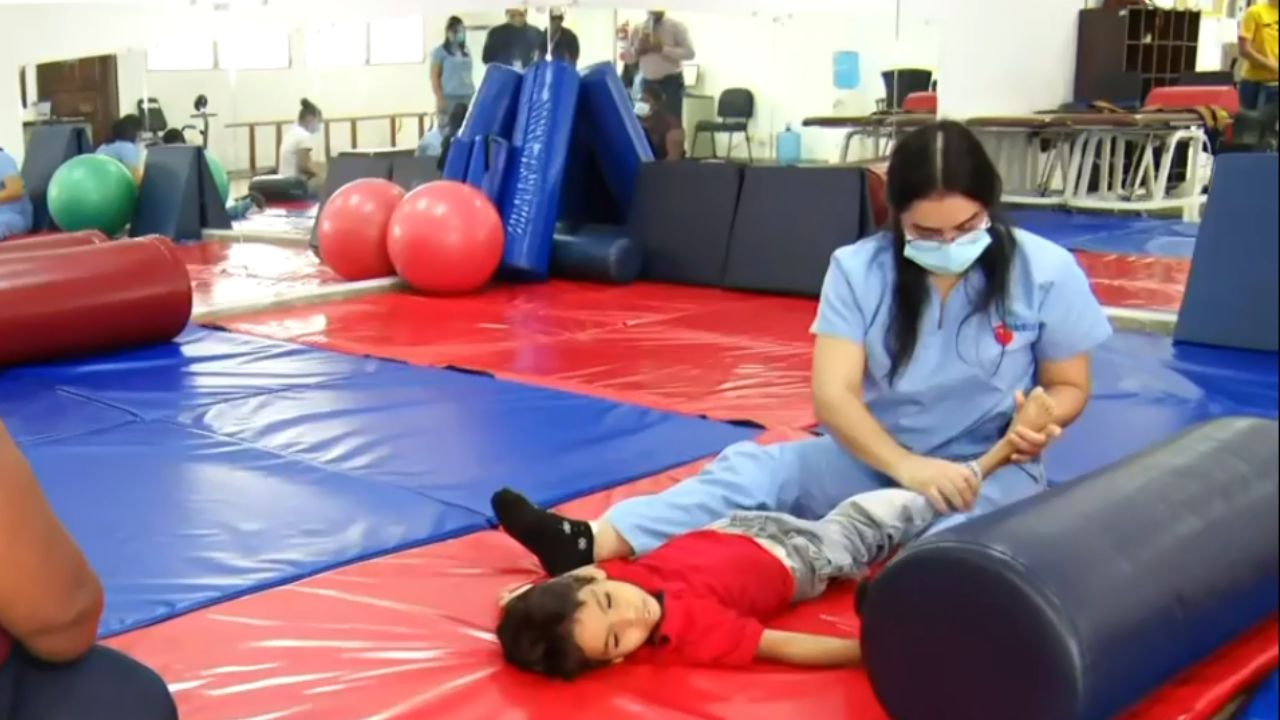 Teletón 2023: Niño de 6 años con parálisis muestra avances gracias a ...