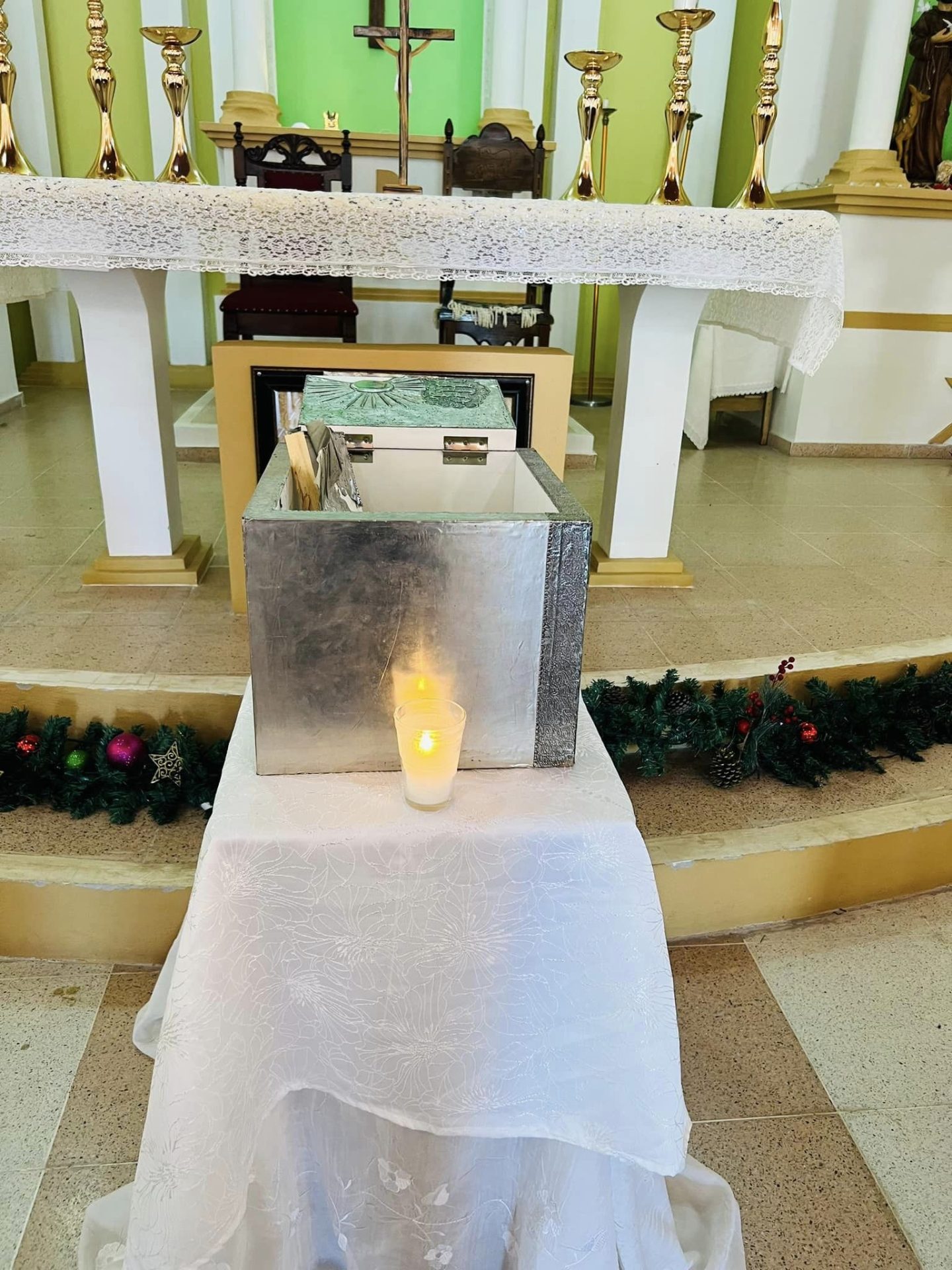 FOTOS: Hombre profanó el sagrario de iglesia de El Porvenir