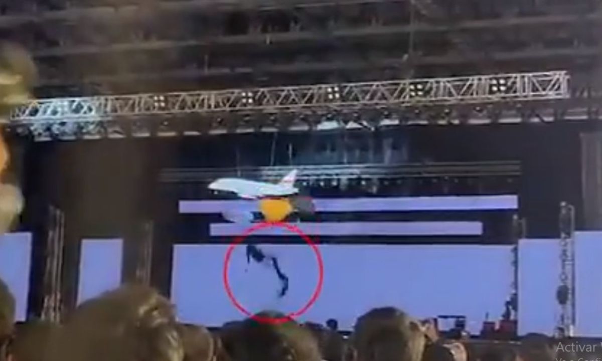 VIDEO: CEO de empresa de tecnología murió tras caer de escenario en ...