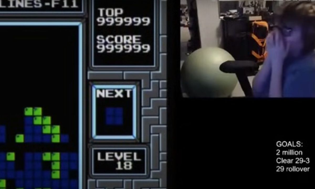 ¡Por primera vez en la historia! niño de 13 años vence a Tetris