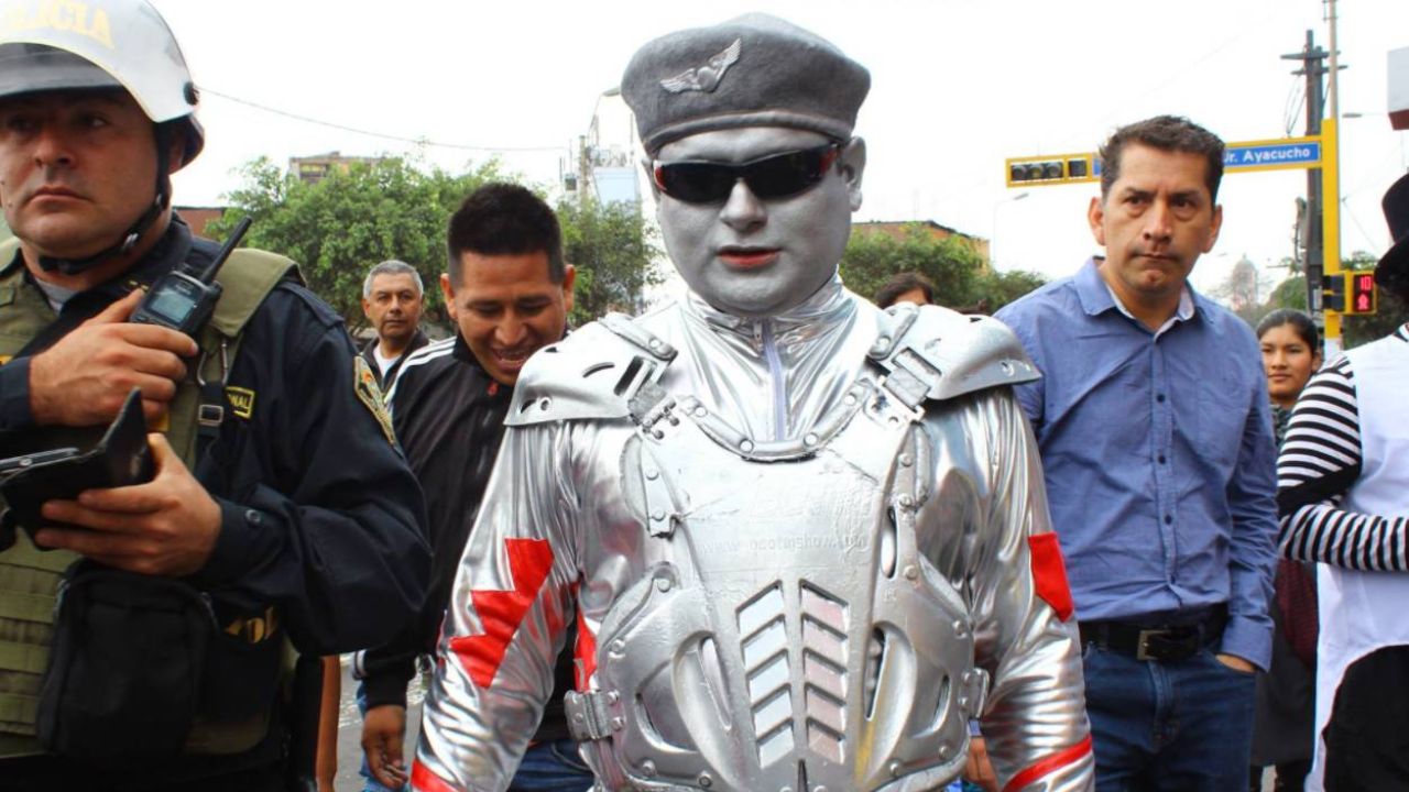 ¿Muere Robotin?, ¿qué se sabe del comediante peruano que fue hospitalizado?