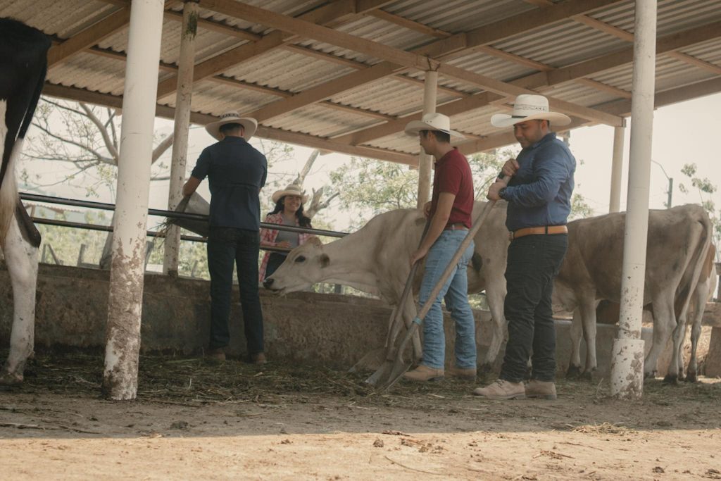 Estudiantes de Curla realizan sesión de fotos como 'Pasión de Gavilanes'