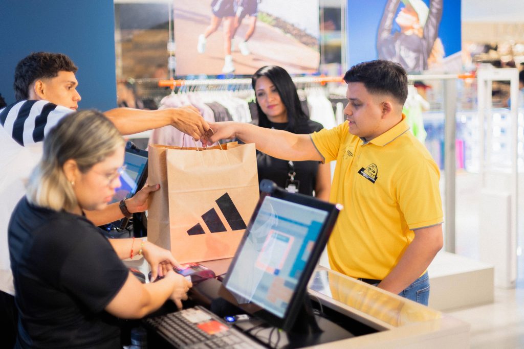 Adidas inaugura su primera tienda en San Pedro Sula