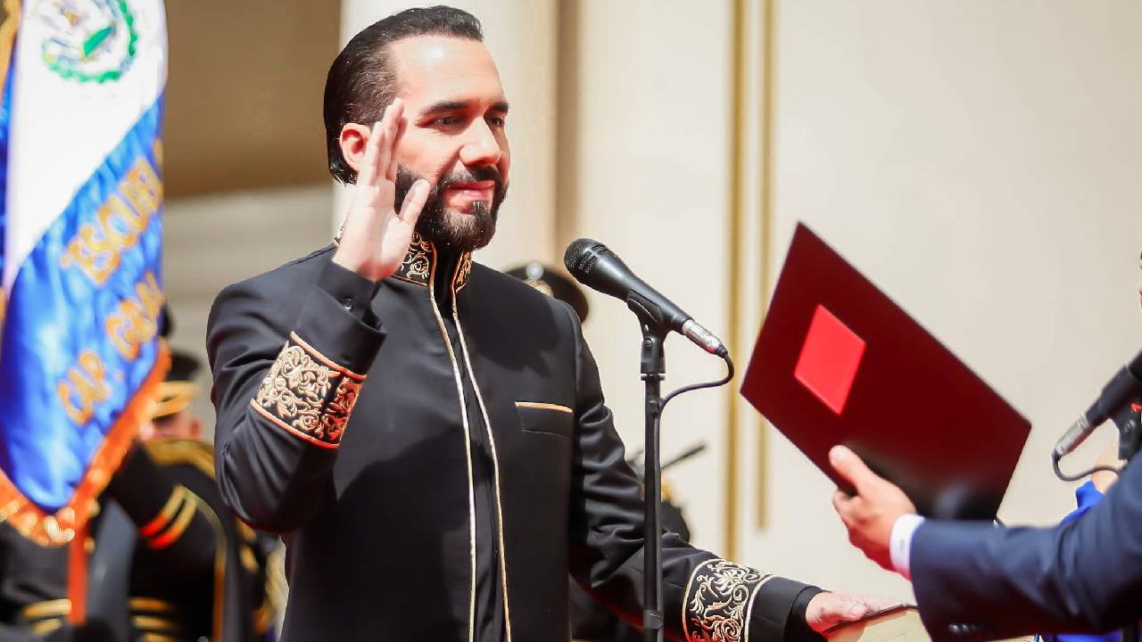 Nayib Bukele es investido para un segundo mandato consecutivo en El ...