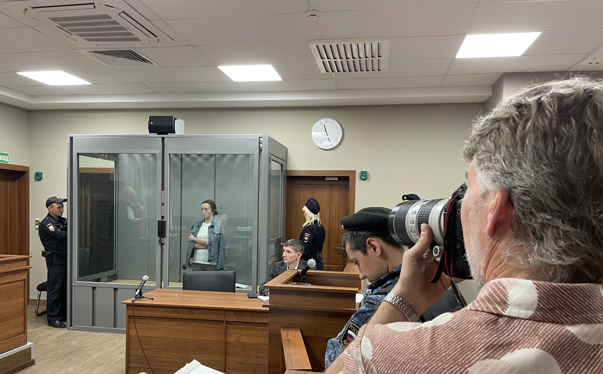 Corte rusa condena a 6 años y medio de cárcel a reportera ruso ...