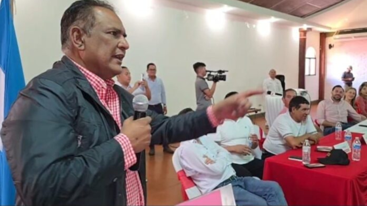 Mario Segura se une al movimiento de Jorge Cálix en el Partido Liberal