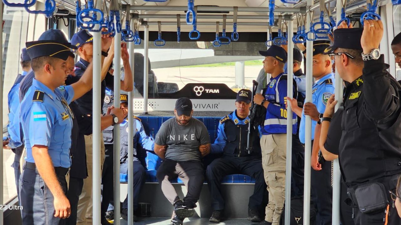 Gilbert Reyes pidió baleadas a los policías cuando era extraditado a ...