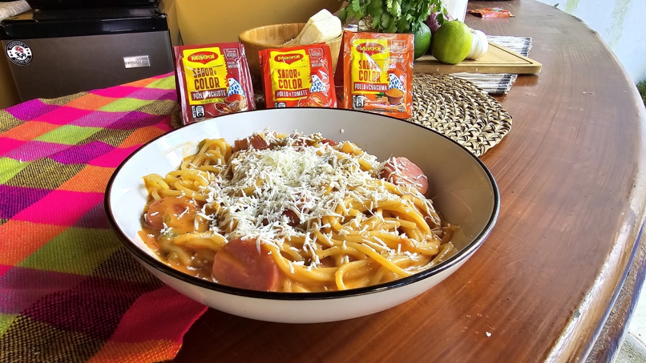 Receta de Espaguetis Catrachos con Maggi Pollo y Achiote: el toque ...