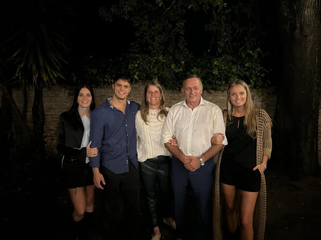 Álvaro Delgado biografía en Wikipedia: Edad, esposa e hijos del ...