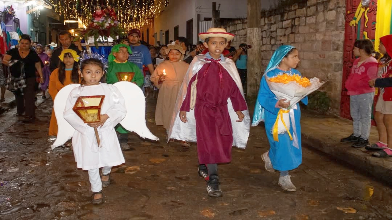 'Entren santos peregrinos': la magia de las Posadas Navideñas en Copán ...
