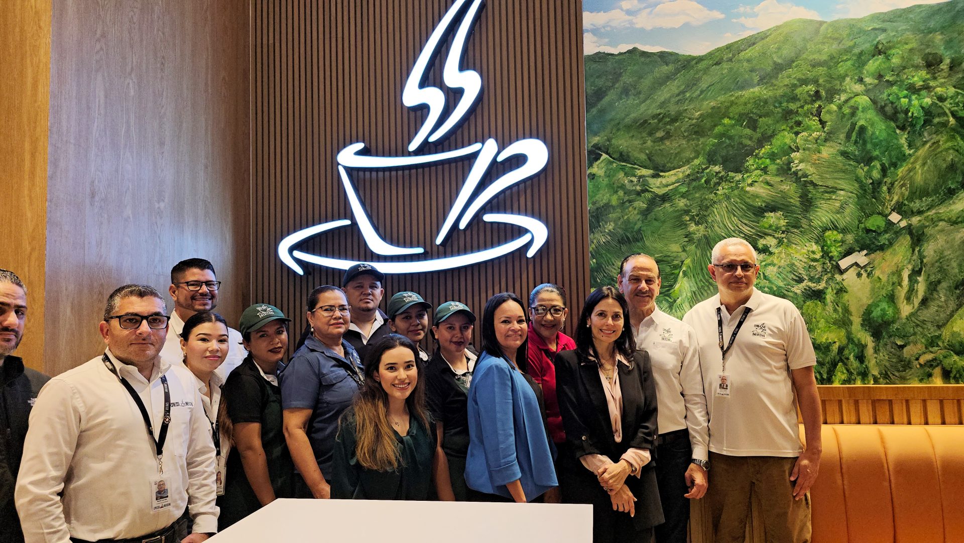 Espresso Americano inaugura su renovado Coffee Shop en Mall Multiplaza