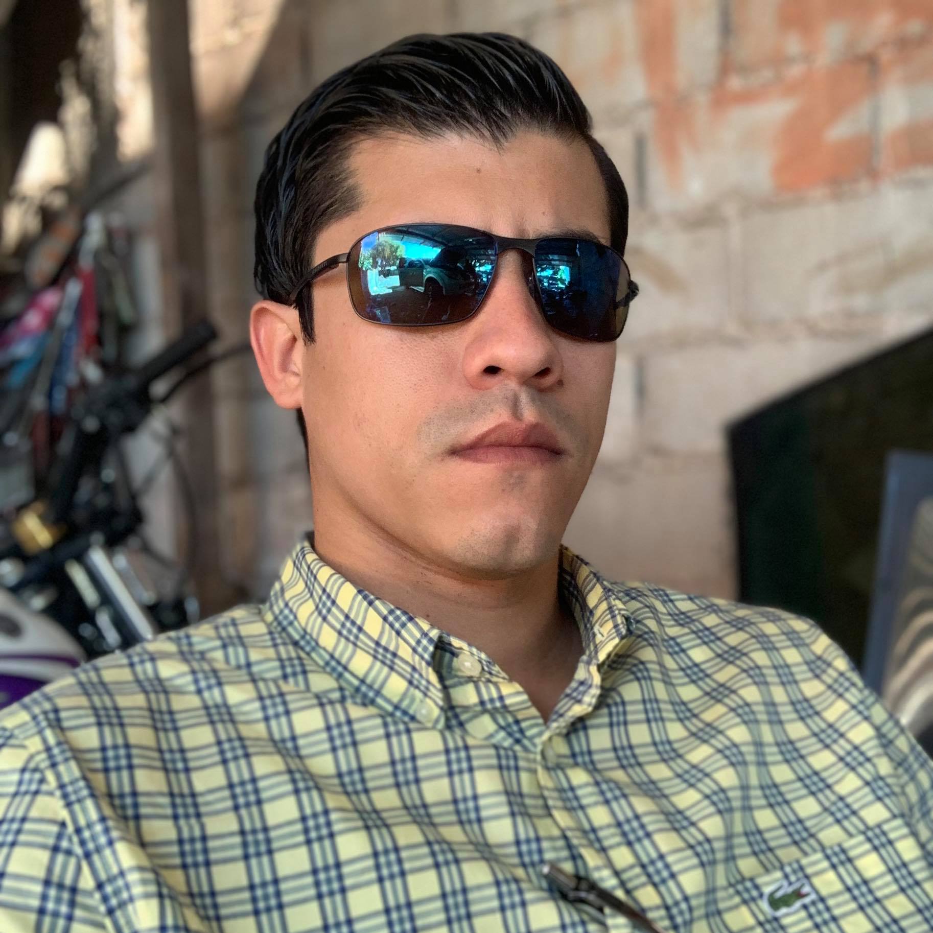 ¡Son dos! Conoce al hermano gemelo del médico hondureño Marco Cálix ...