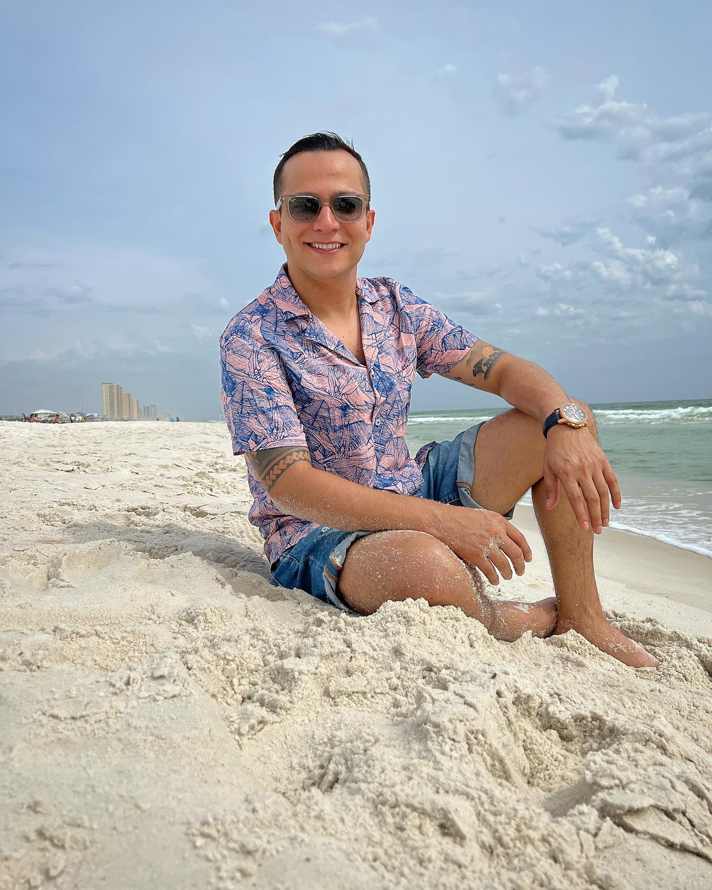 Erik Chavarría cautiva en las redes al posar en sexy bañador