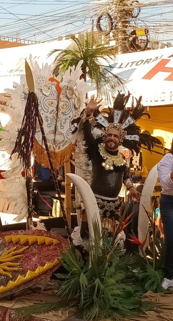 Coloridas carrozas fueron la mayor atracción del Gran Carnaval ...