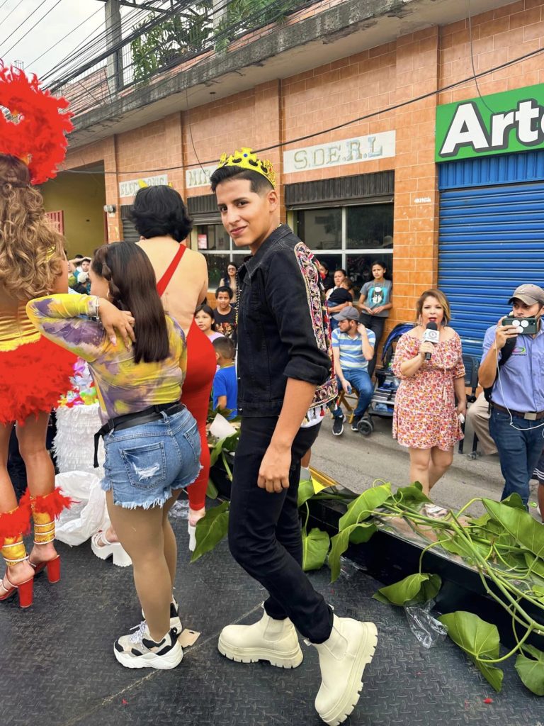 La Bicha Catracha y su pareja se robaron las miradas en Carnaval de Siguatepeque