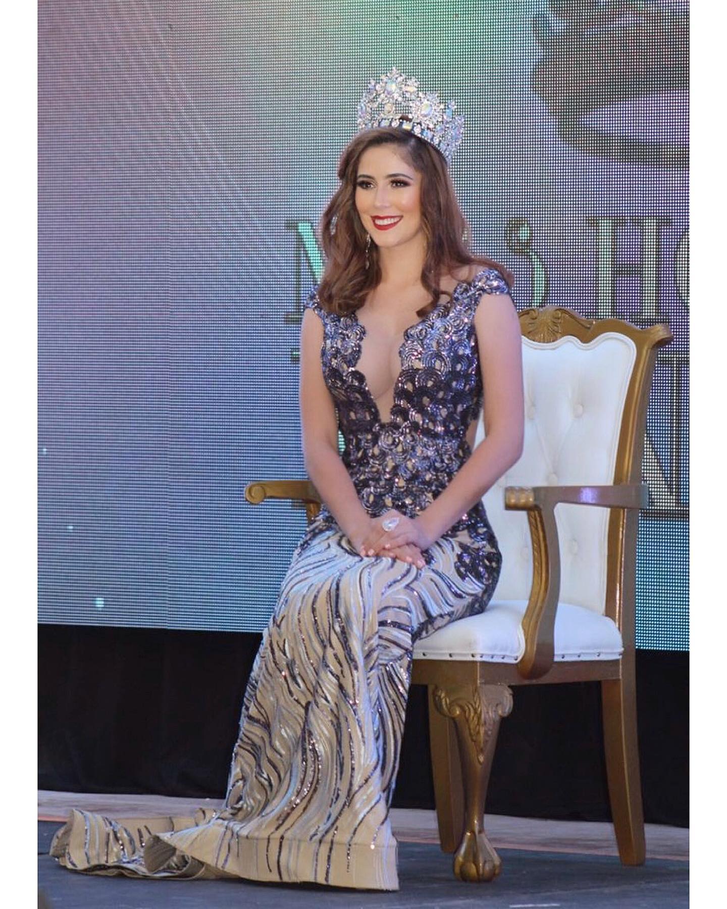 Ex Miss Honduras Mundo conquista las canchas de fútbol mostrando su ...