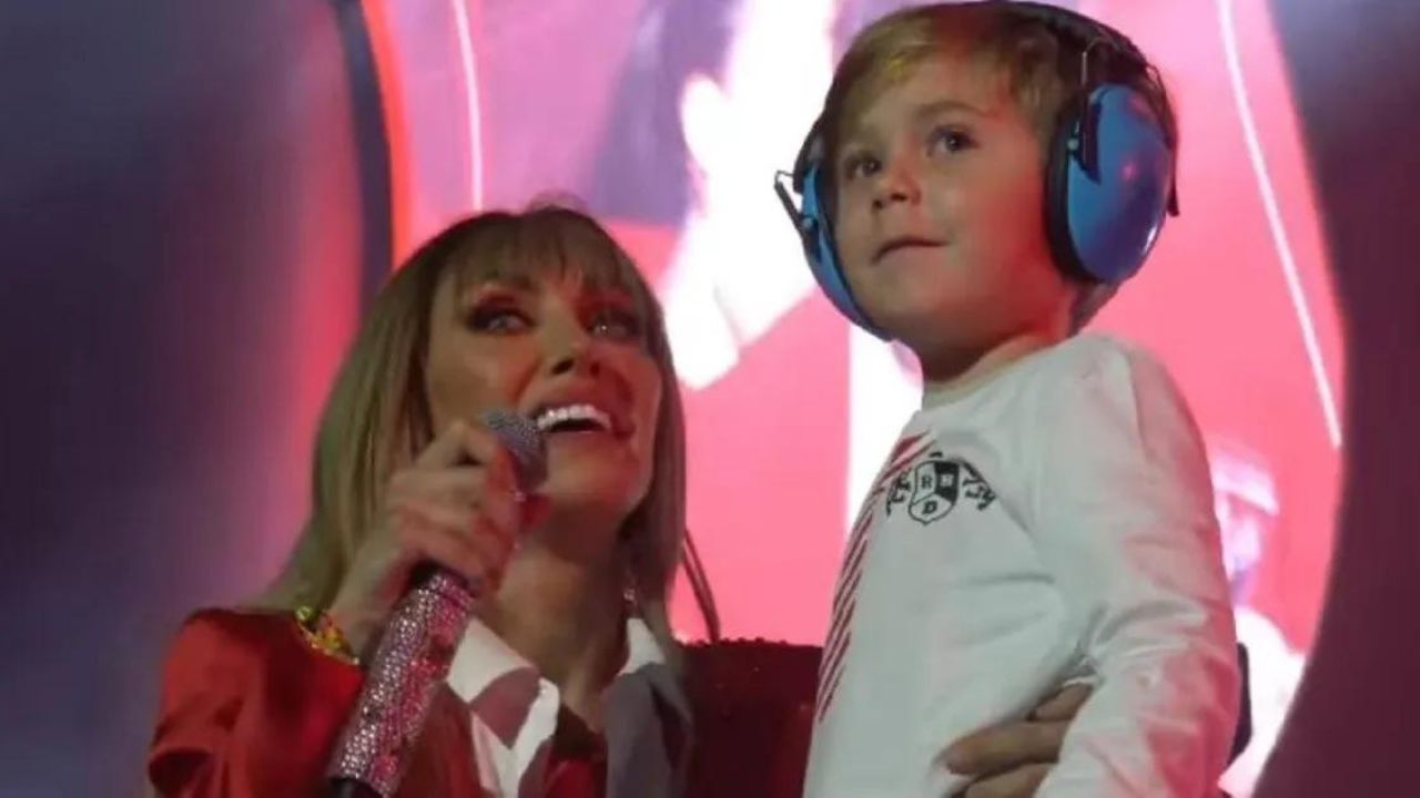 Anahí deslumbra al público de RBD con la presencia de sus hijos en el concierto de Nueva York