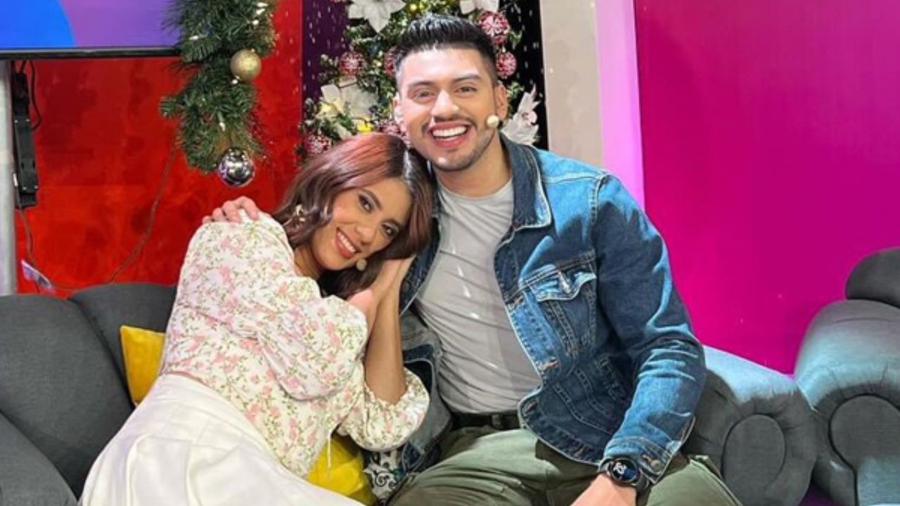 ¿Beso en vivo de Cesar Enamorado y Lucía Zuniga?