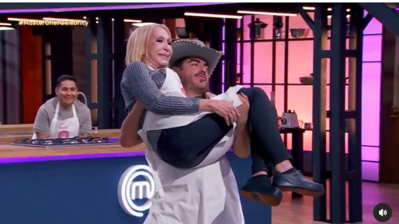 Rey Grupero dedica en vivo su canción “La sugar momia” a Laura Bozzo y ...