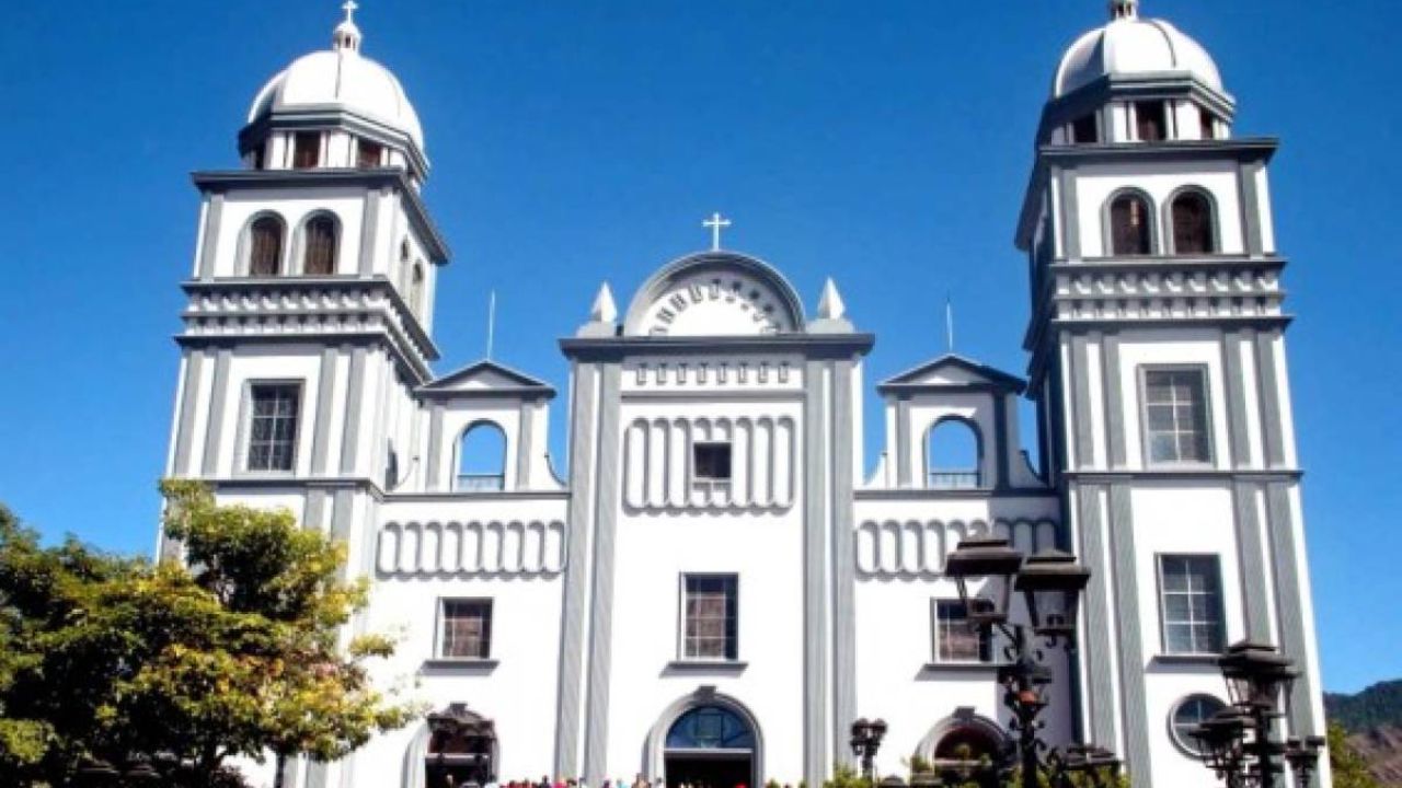 Santuario de la Virgen de Suyapa lugar de fe y devoción