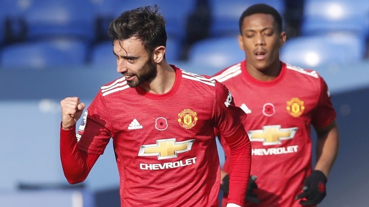 El Manchester United asalta el campo del Everton con doblete de Bruno ...