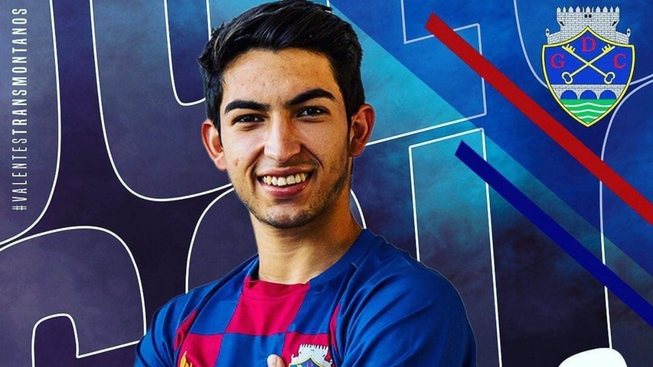 Jonathan Rubio anotó de volea con el Chaves y le guiña el ojo a Coito