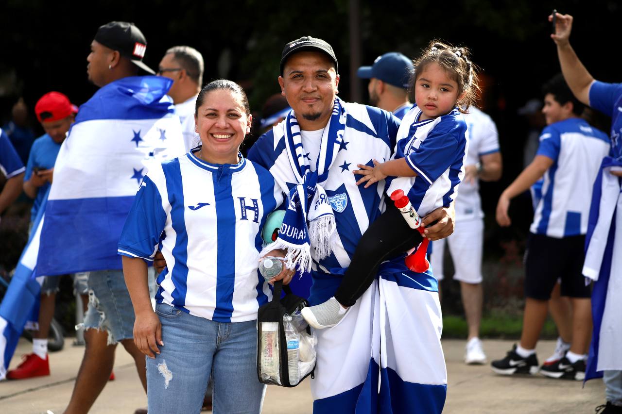 ¡Los hondureños se toman el BBVA en Houston!