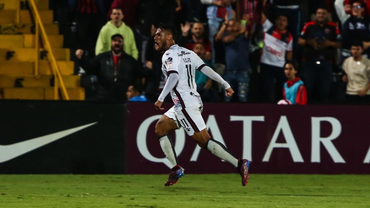 El golazo de Alex López con el que el Alajuela fulminó al Real España ...
