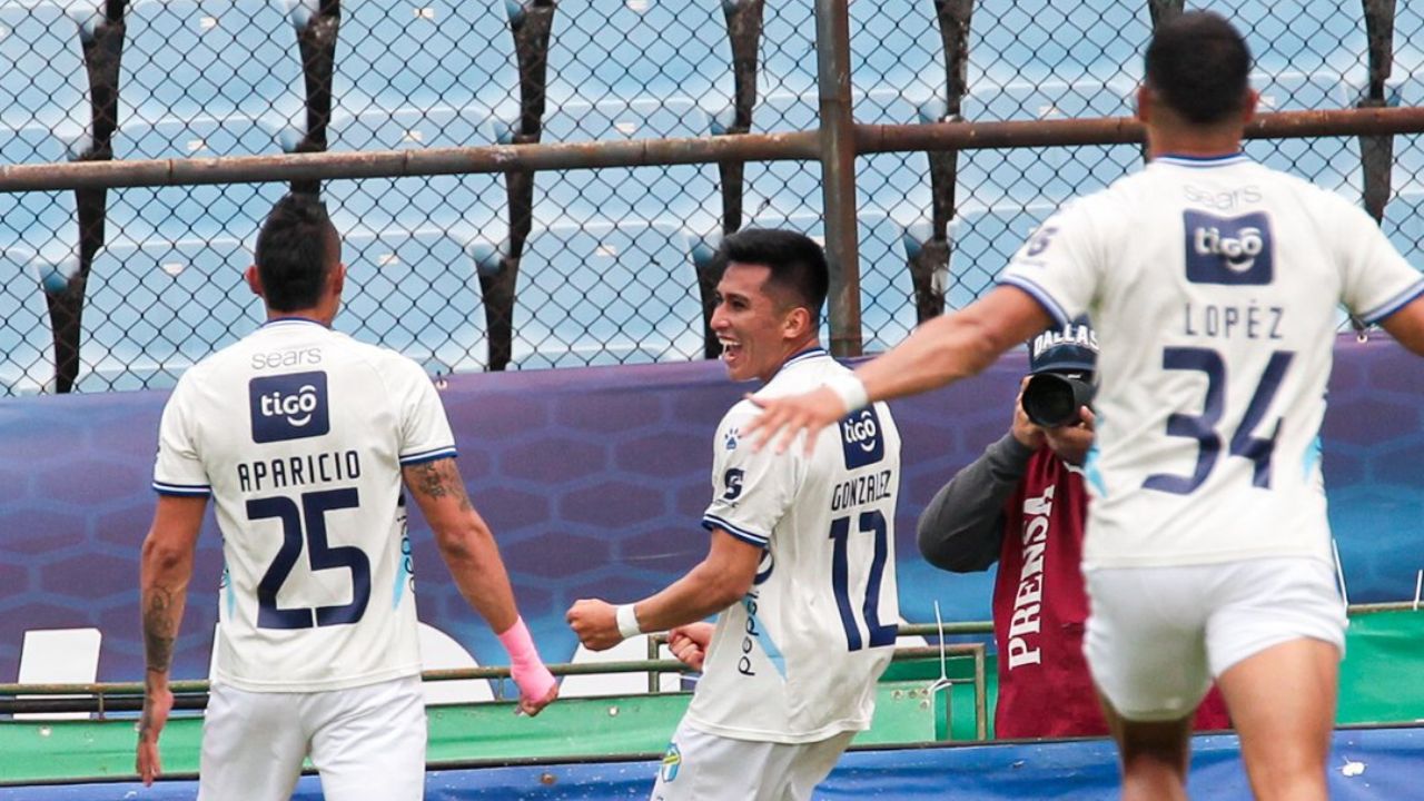 Kevin López fue figura en la agónica remontada del Comunicaciones en ...