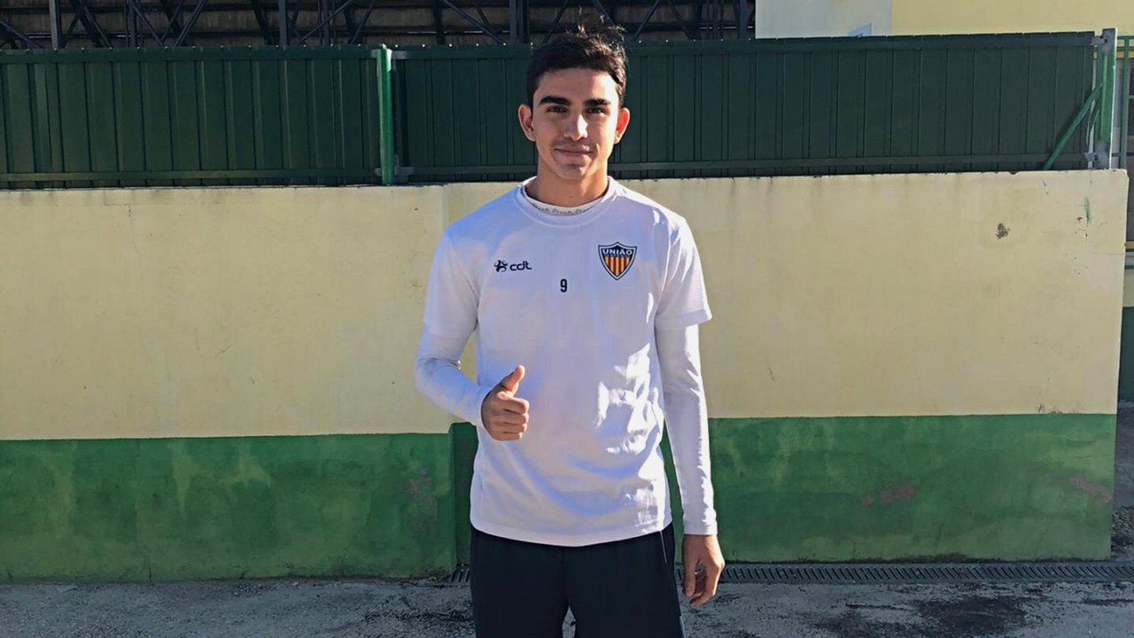 Charlie Estrada se olvida también de Real Sociedad y firma con otro ...